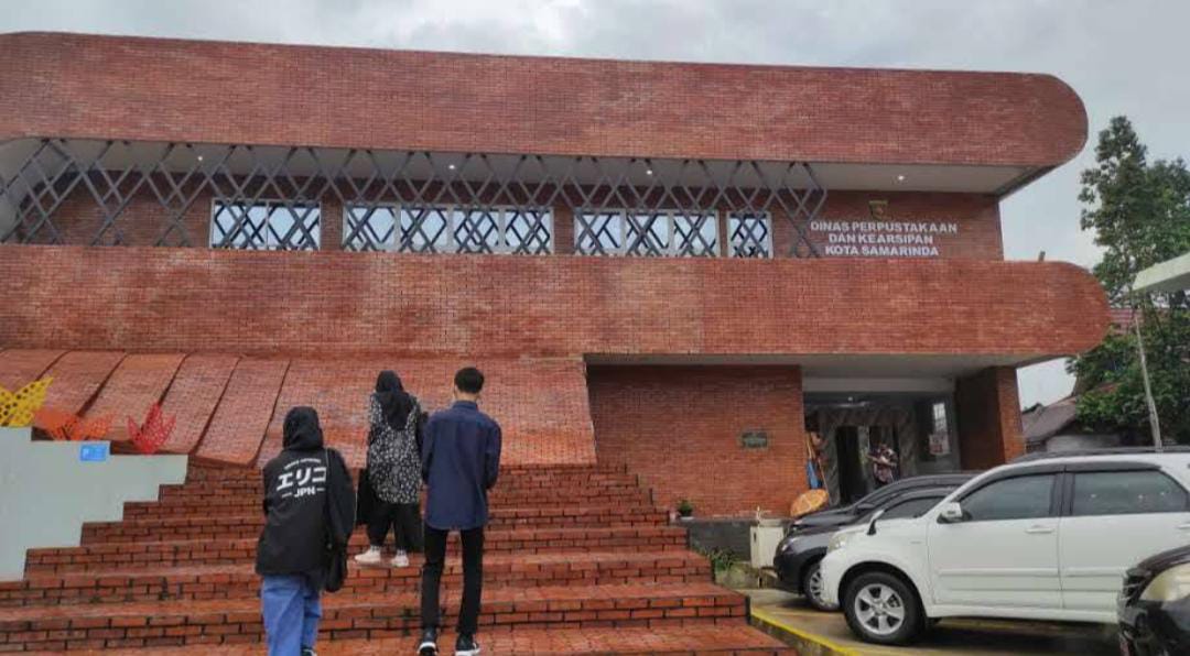 Perpustakaan Kota Samarinda, Bangunan Unik yang Mengundang Literasi ...